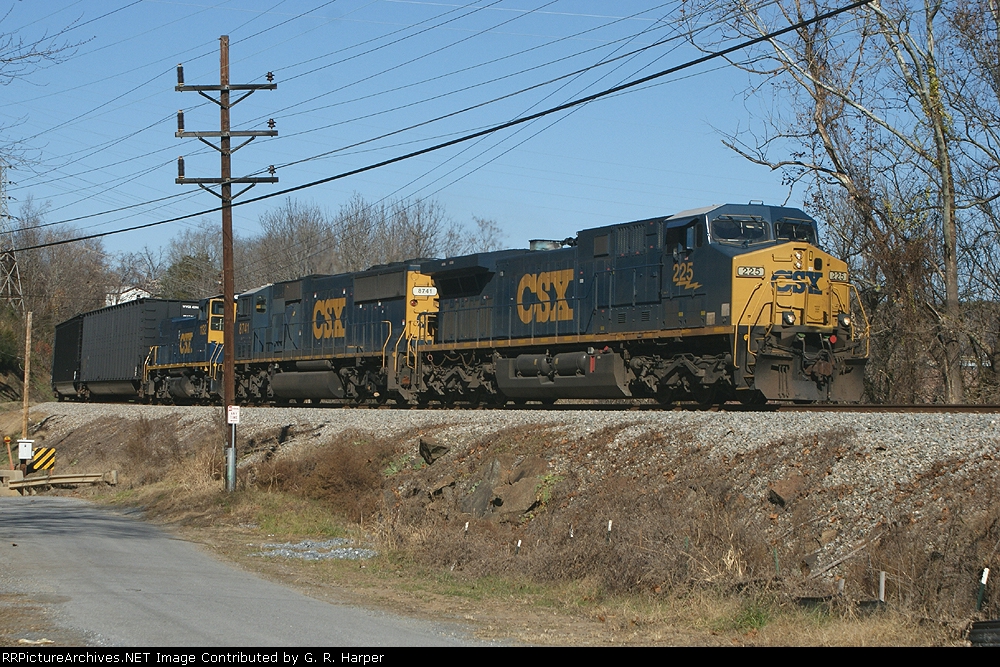 360 - Q30224 cruises through Reusens with MP15AC 1132 trailing
